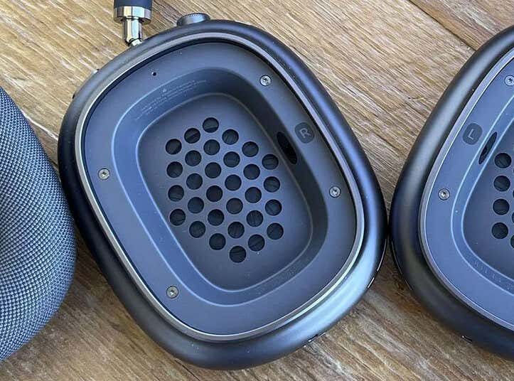 Πώς να καθαρίσετε τα AirPods Max σας (χωρίς να τα καταστρέψετε)